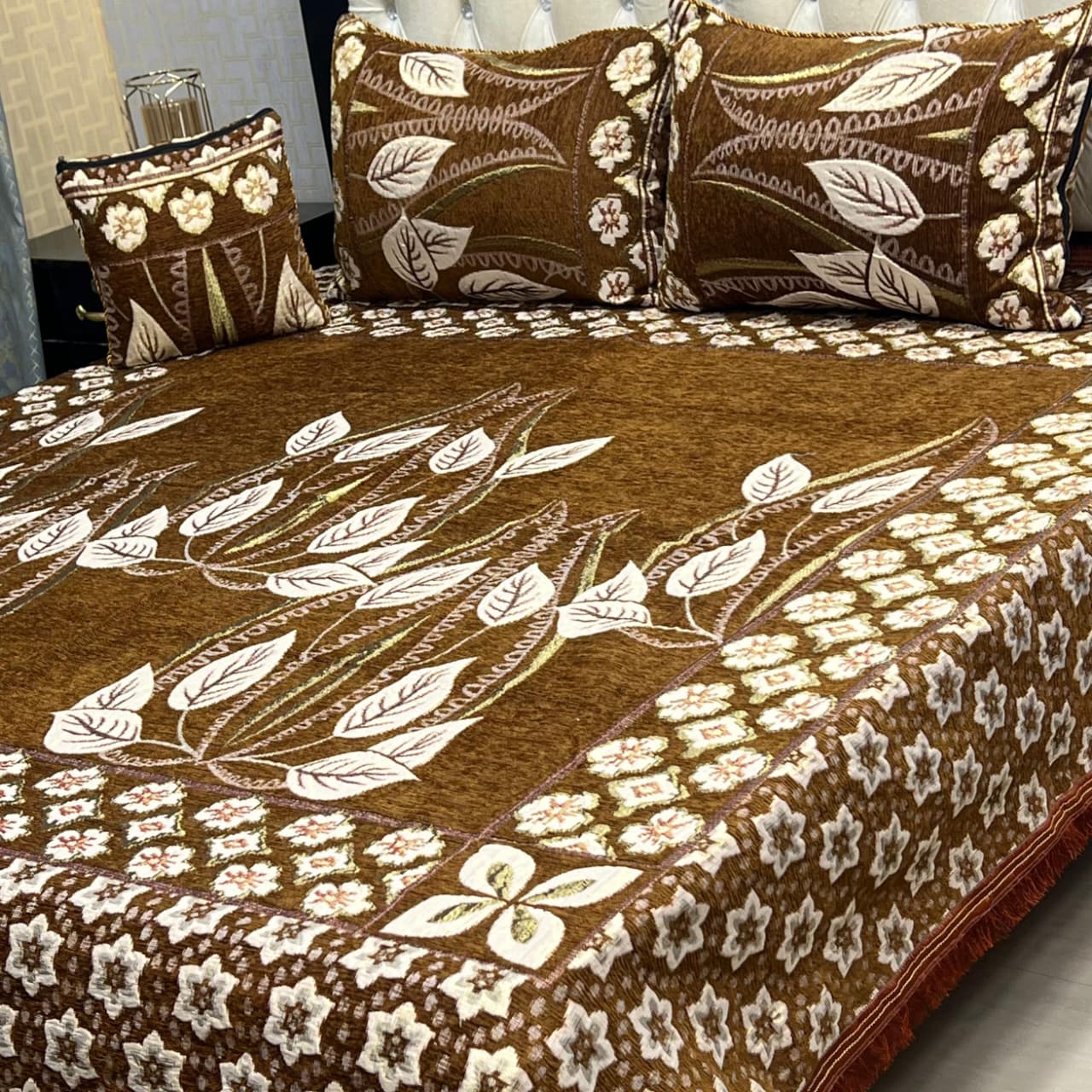 Velvet Jacquard King Size 4pc Bedsheet Set – Winter 2025 | Mehroon Red ...