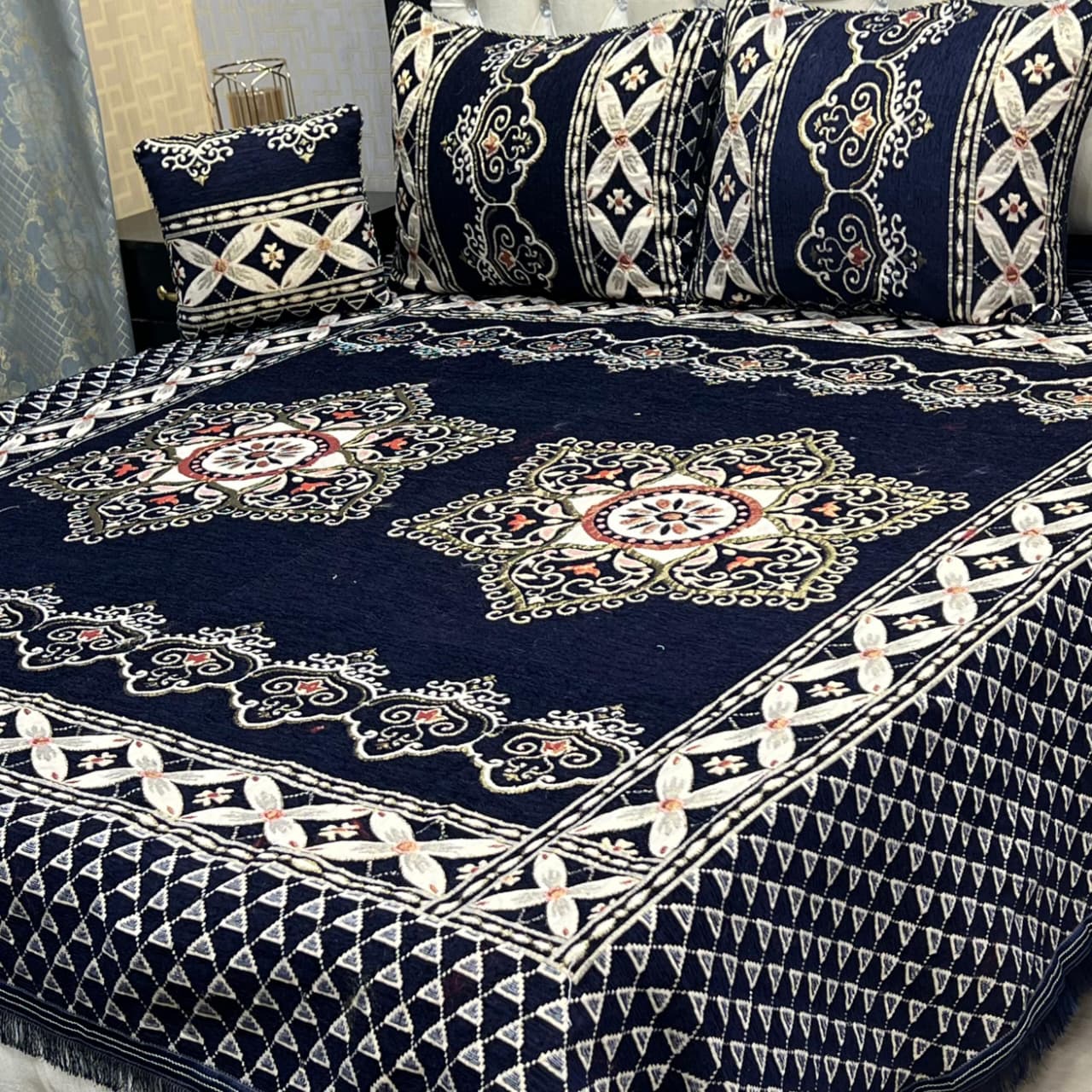 Velvet Jacquard King Size 4pc Bedsheet Set – Winter 2025 | Mehroon Red ...
